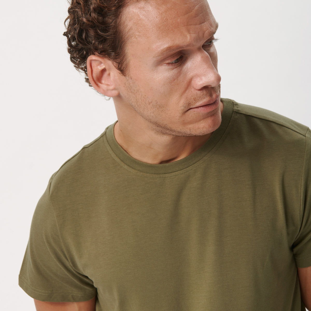 Olivgrön bambu t-shirt med crew neck för herrar – Copenhagen Bamboo
